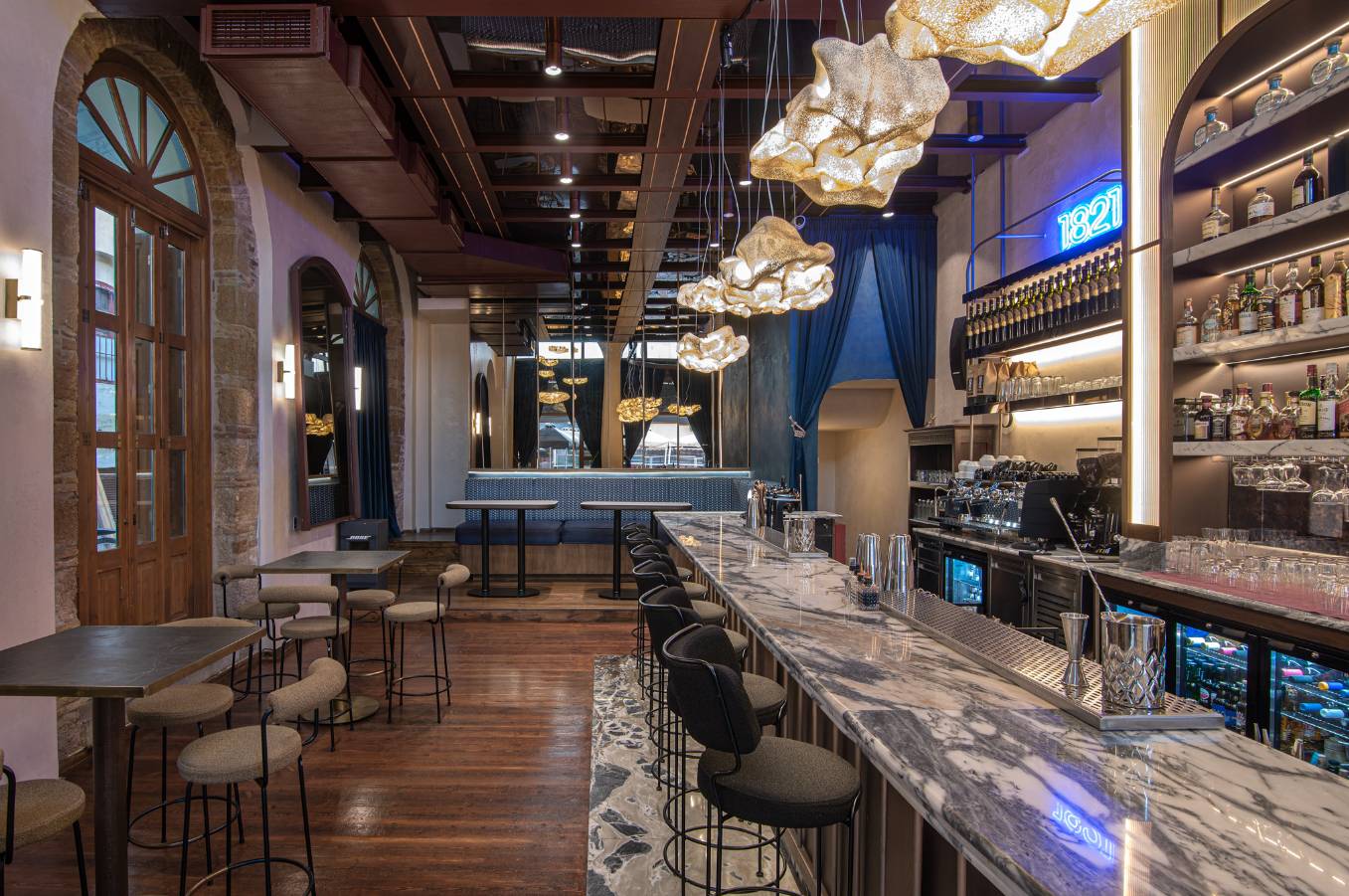 1821 All Day Bar - Ποτό Cocktails Ιστορικό Κέντρο Καλαμάτα